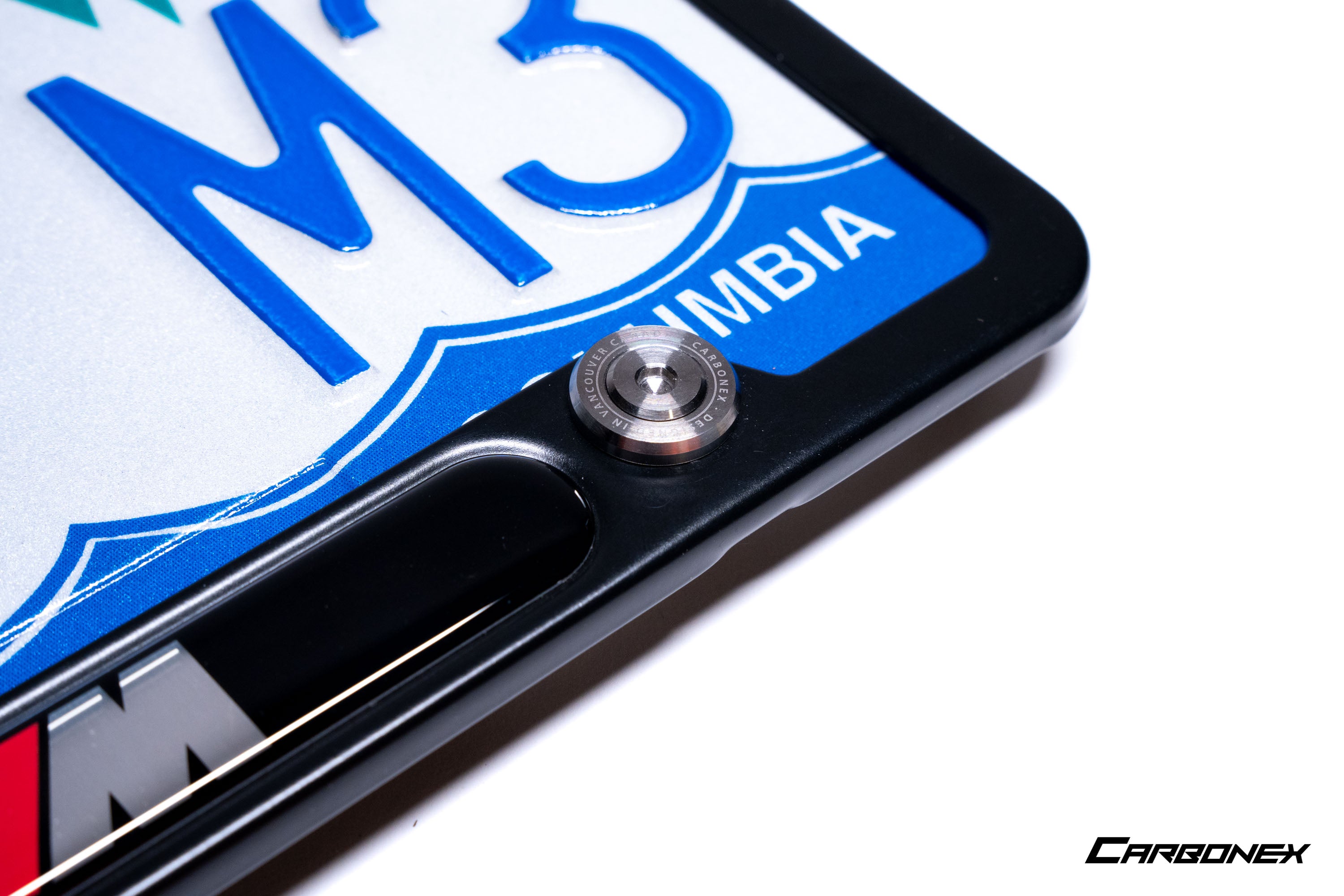 Carbonex BMW Magnetic License Plate Mount | Mashimarho